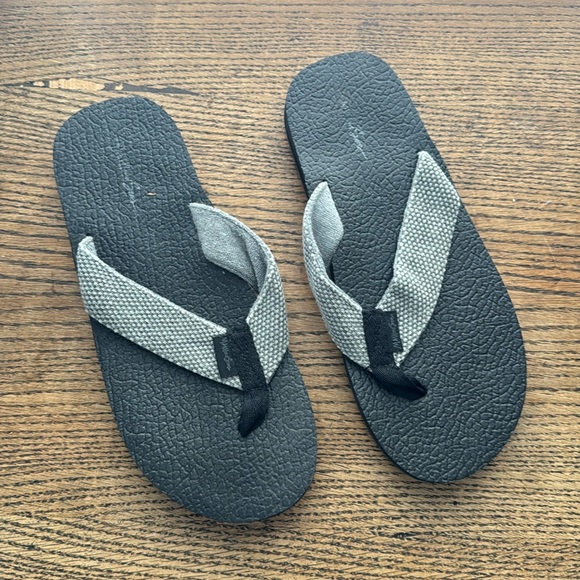 Maui and Sons | Shoes | Mens Used Flip Flops | Poshmark
